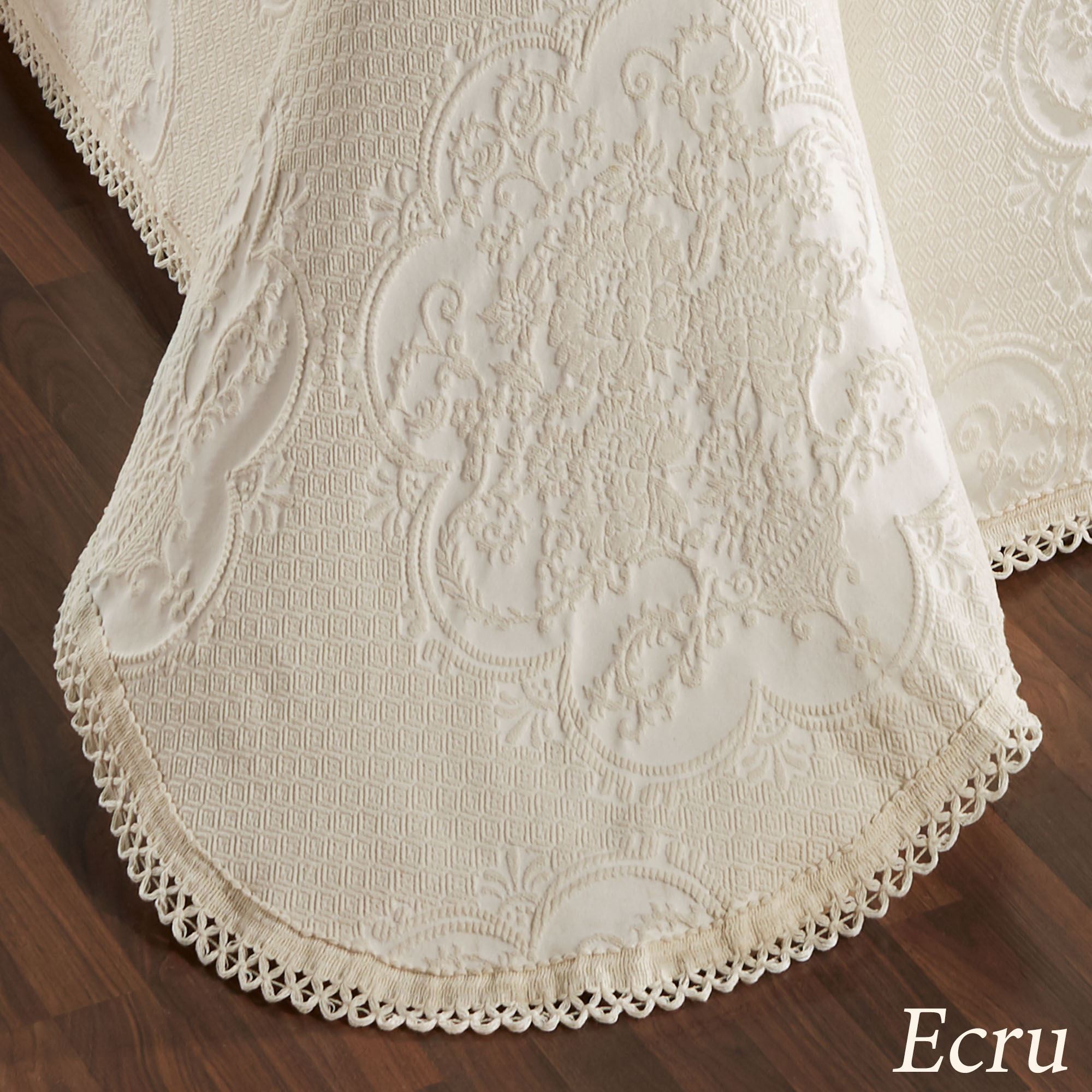 Portofino Woven Matelasse Oversized Bedspread Bedding
