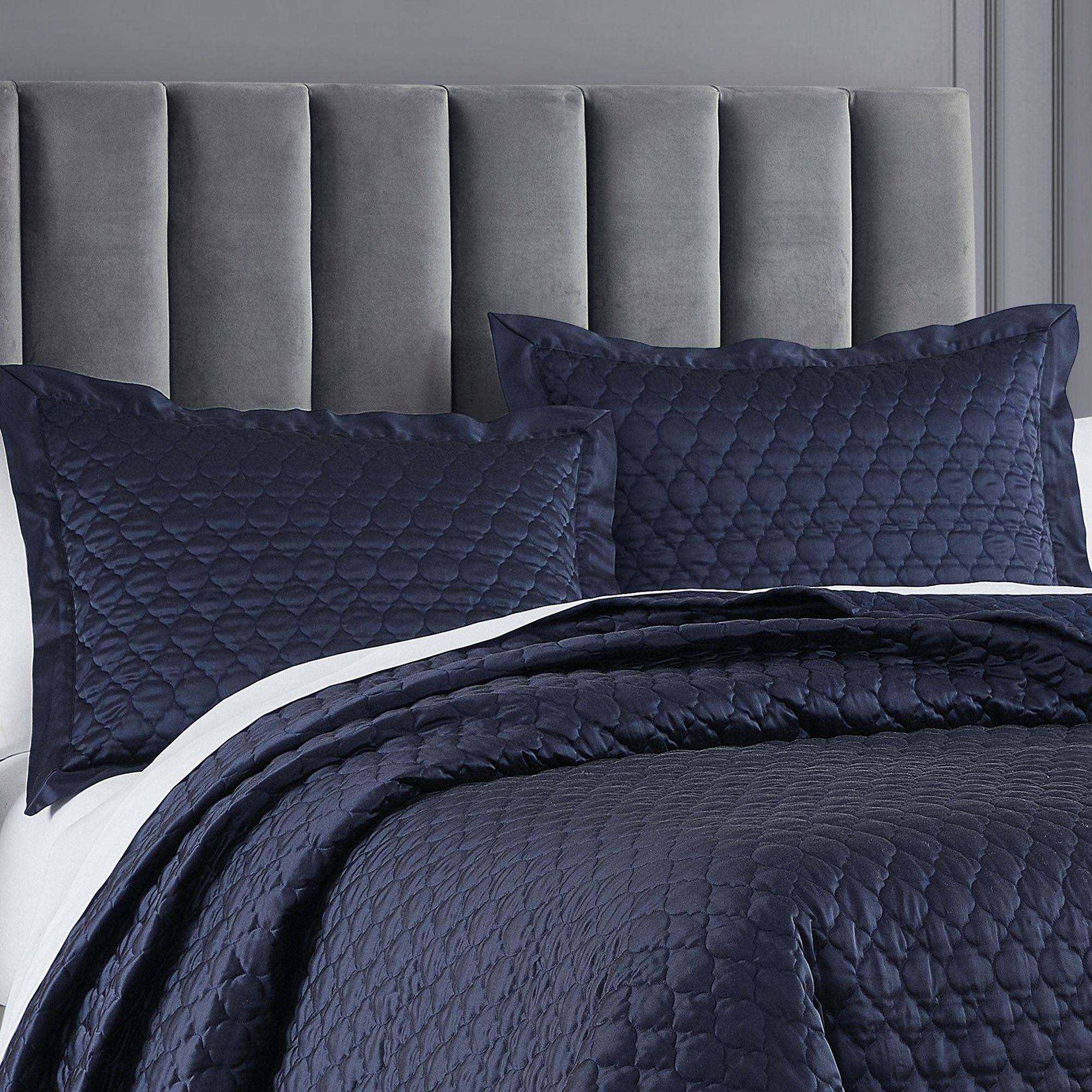 High Shine Silky Feel Solid Color Quilt Bedding