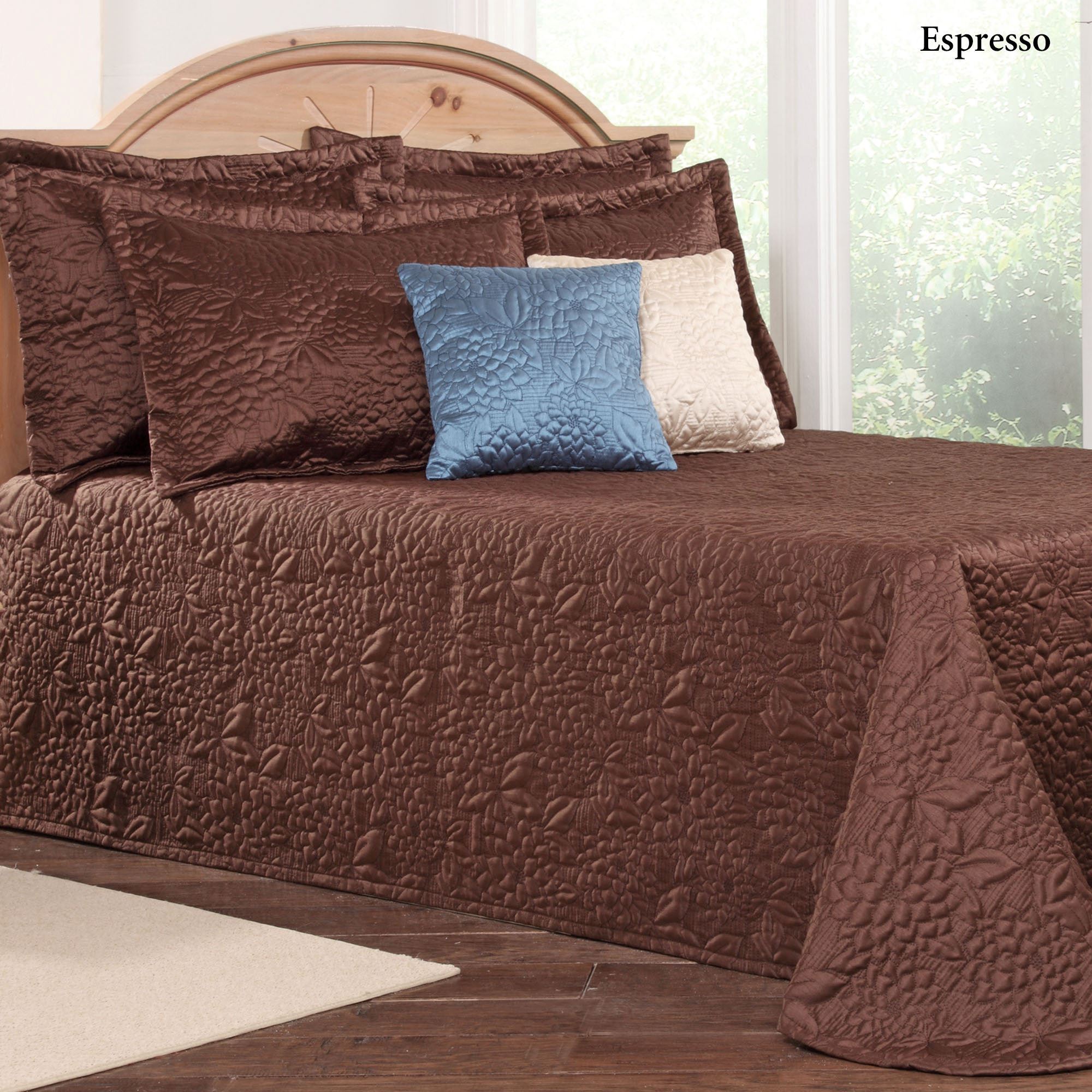 Gardenia Floral Quilted Bedspread Bedding